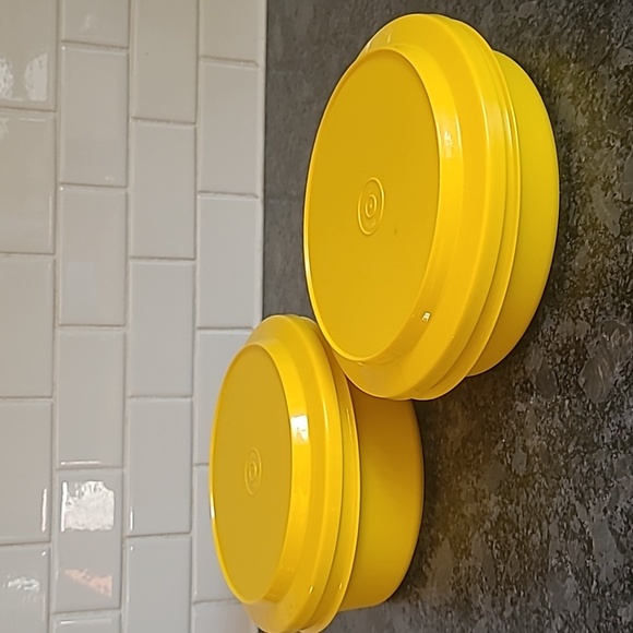 Tupperware | Kitchen | Vintage Tupperware Seal And Serve Containers ...